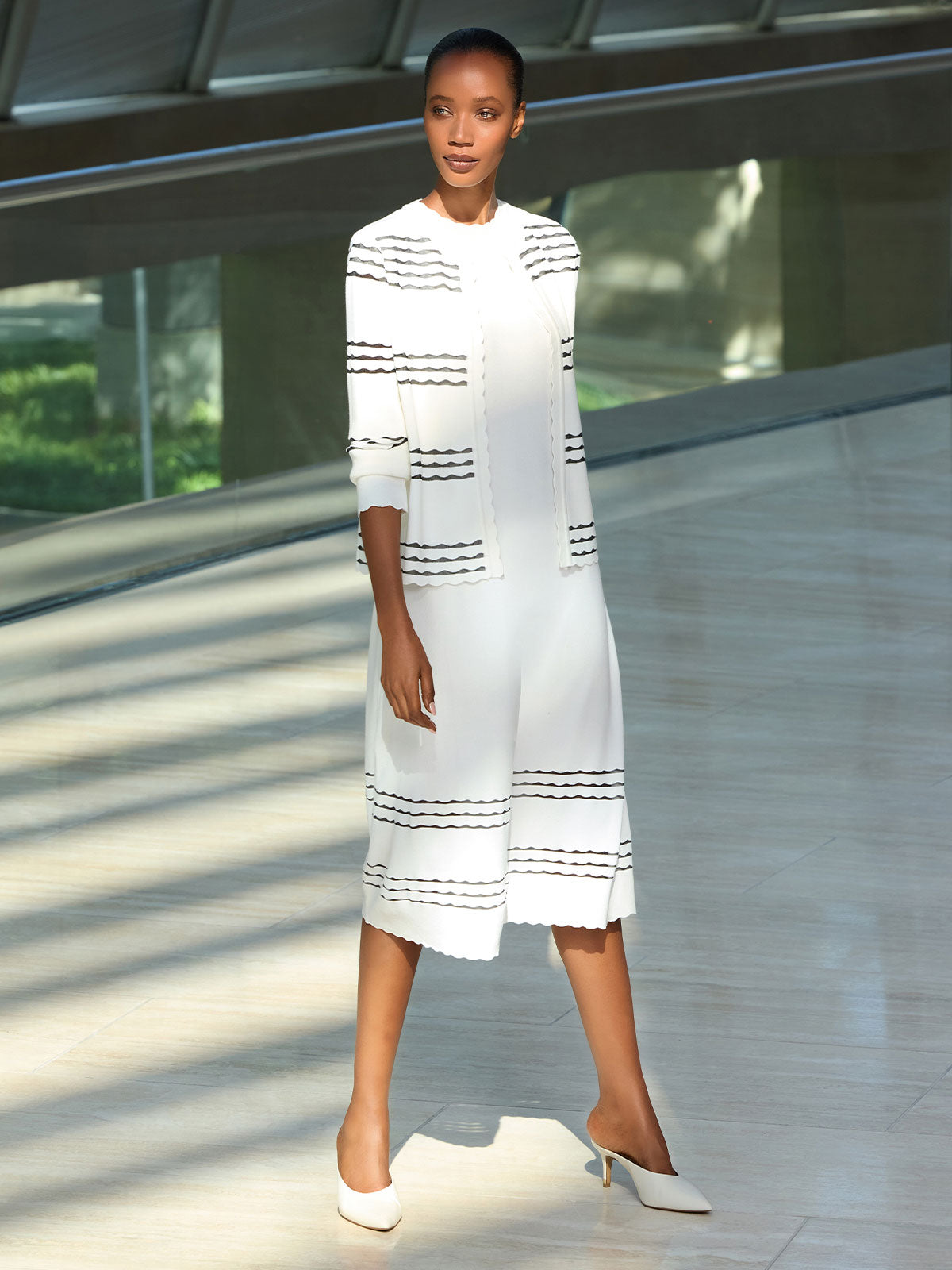 The Art of Effortless Summer Style — A Misook Guide to Modern Elegance